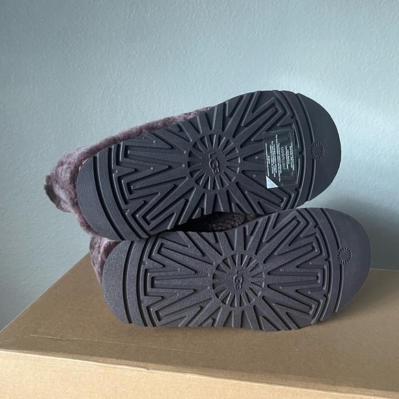 UGG | Shoes | Ugg Classic Short Sherpa Corduroy Platform Boot Nib 5us Churro Uggs In Lodge ...